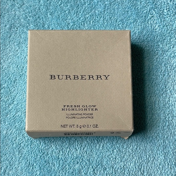 Burberry | Makeup | Burberry Fresh Glow Highlighter | Poshmark